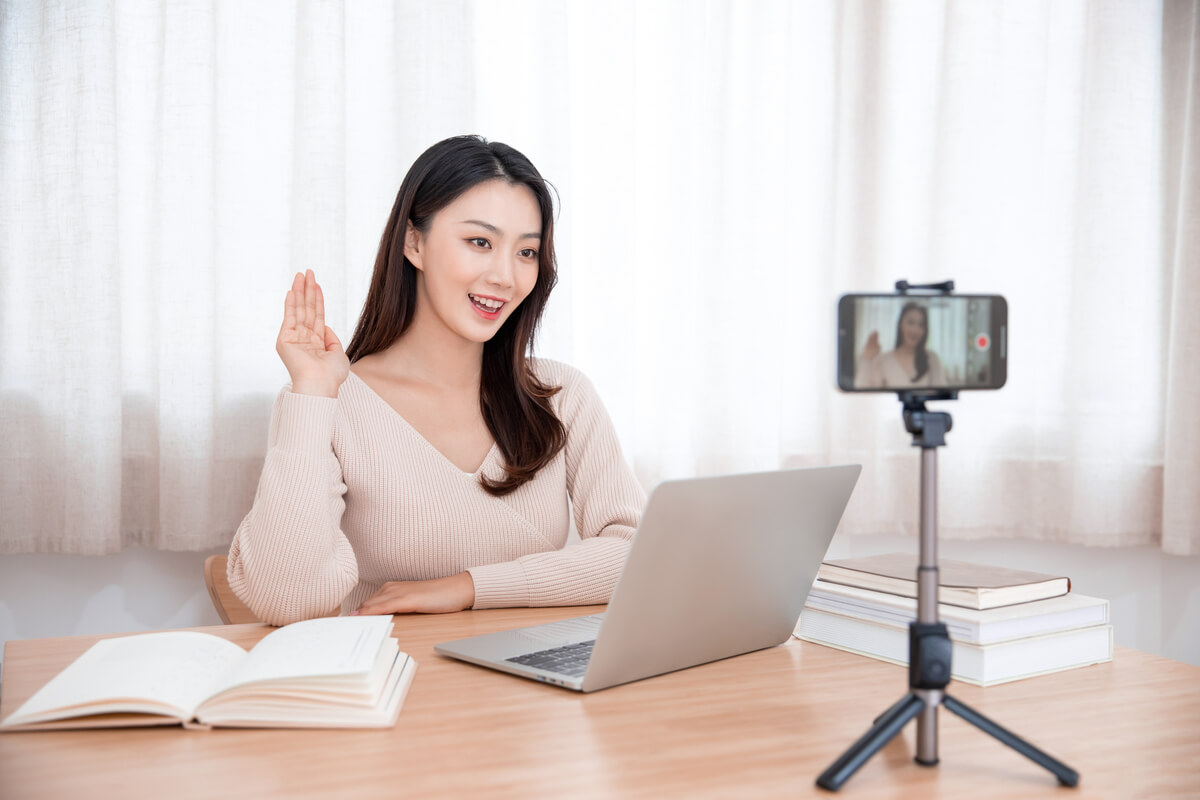 Streaming Adalah: Pengertian, Penerapan dan Jenis-Jenisnya