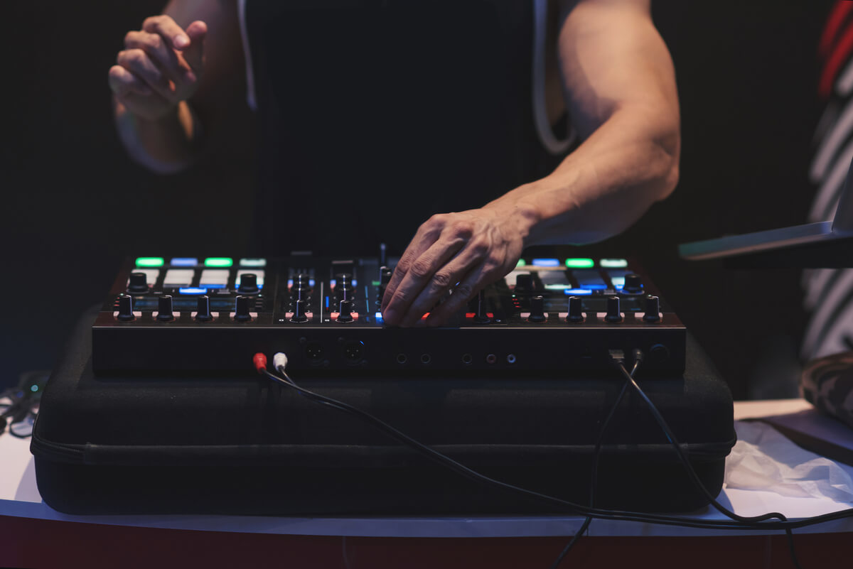 17+ Genre Musik [Lengkap], Pengertian dan Jenisnya