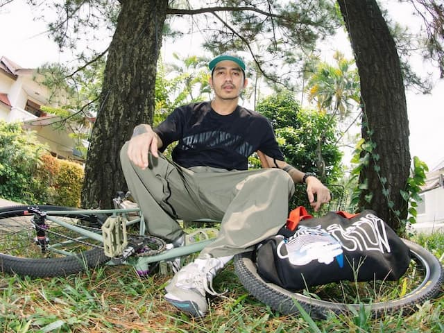 Profil Mohan Hazian, Owner Brand Lokal Thanksinsomnia yang Mendadak ...