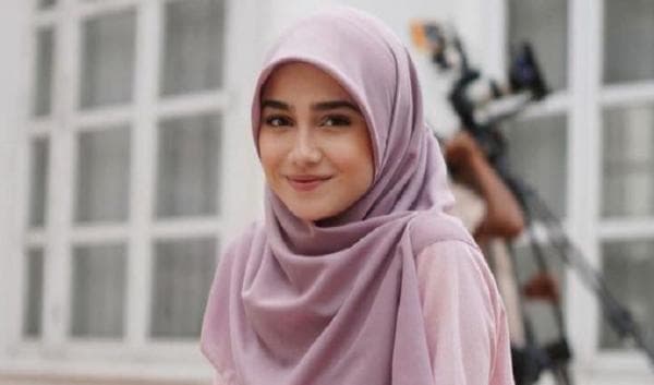 Artis Cantik Syifa Hadju Jadikan Al-Quran sebagai Obat Penenang Hati usai Putus dari Rizky Nazar ...